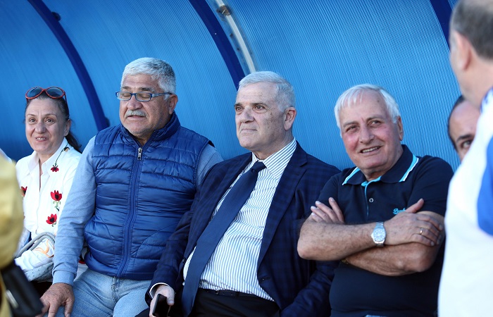 OROPOS SPORTS: ΒΡΑΒΕΥΣΗ ΣΤΟΝ ΓΙΑΝΝΗ ΜΑΓΓΙΝΑ ΑΠΟ ΤΟΝ ΔΗΜΗΤΡΗ ΜΕΛΙΣΣΑΝΙΔΗ ...