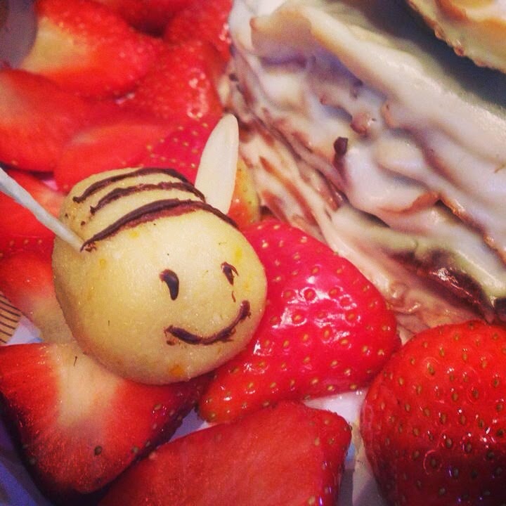 Ms B's Baking: Marzipan bees