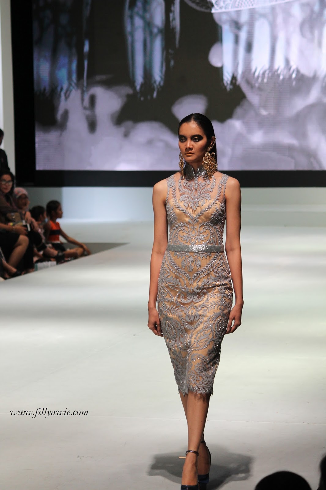 Ivan Gunawan Menutup Femme 2017 Dengan Menghadirkan Koleksi Dragonfly ...