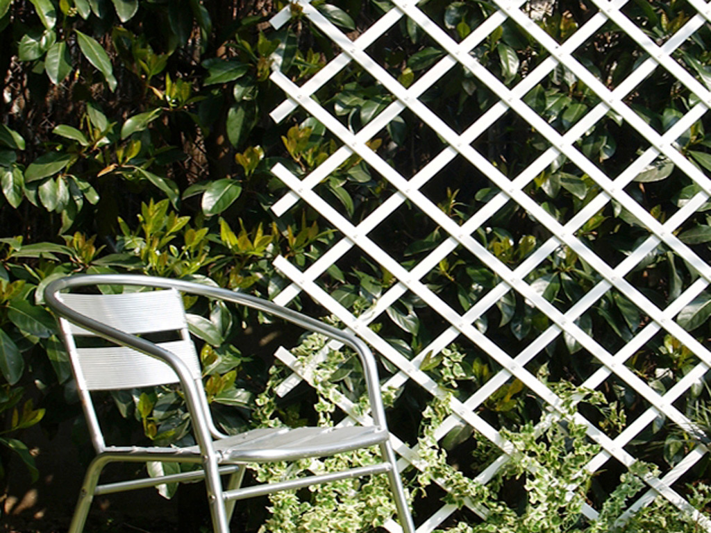 Grilaje din lemn ~ en-bricoflor.ro