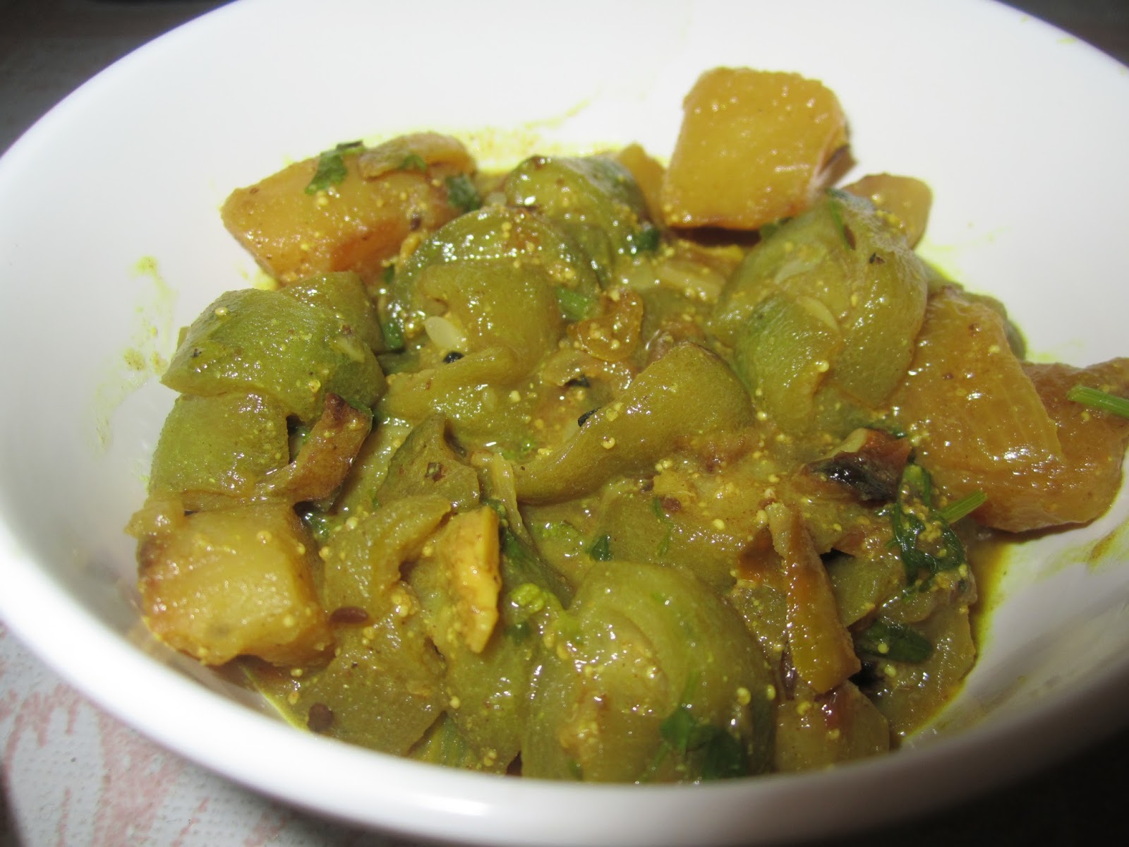 fanatic foodie: Janhi Aloo Posto / Ridge Gourd & Poppy seed curry