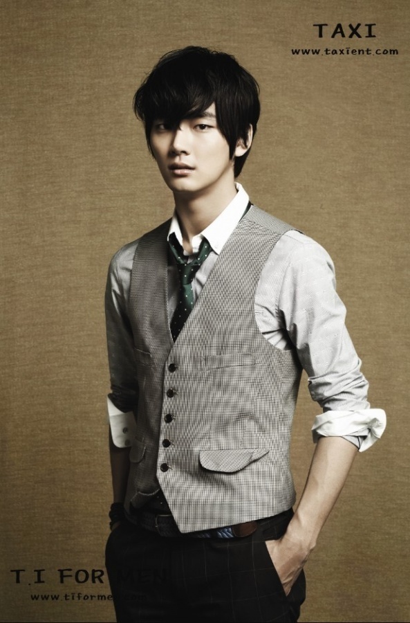 Korean Actor - Yoon Shi Yoon