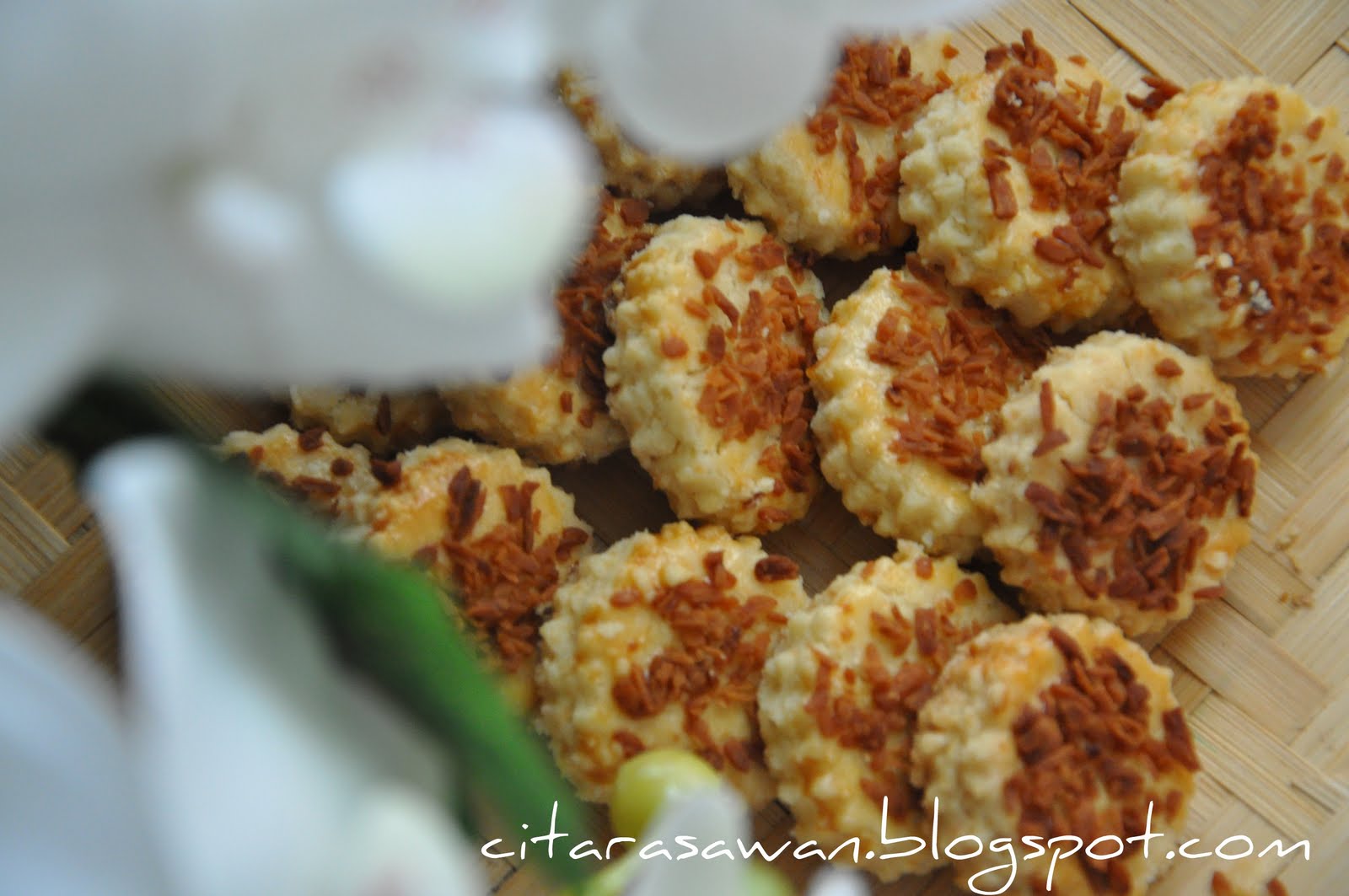 Biskut Badam Emping Kelapa / Almond Toasted Coconut ~ Resepi Terbaik