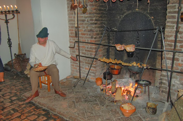 St. Thomas guild - medieval woodworking, furniture and other crafts ...