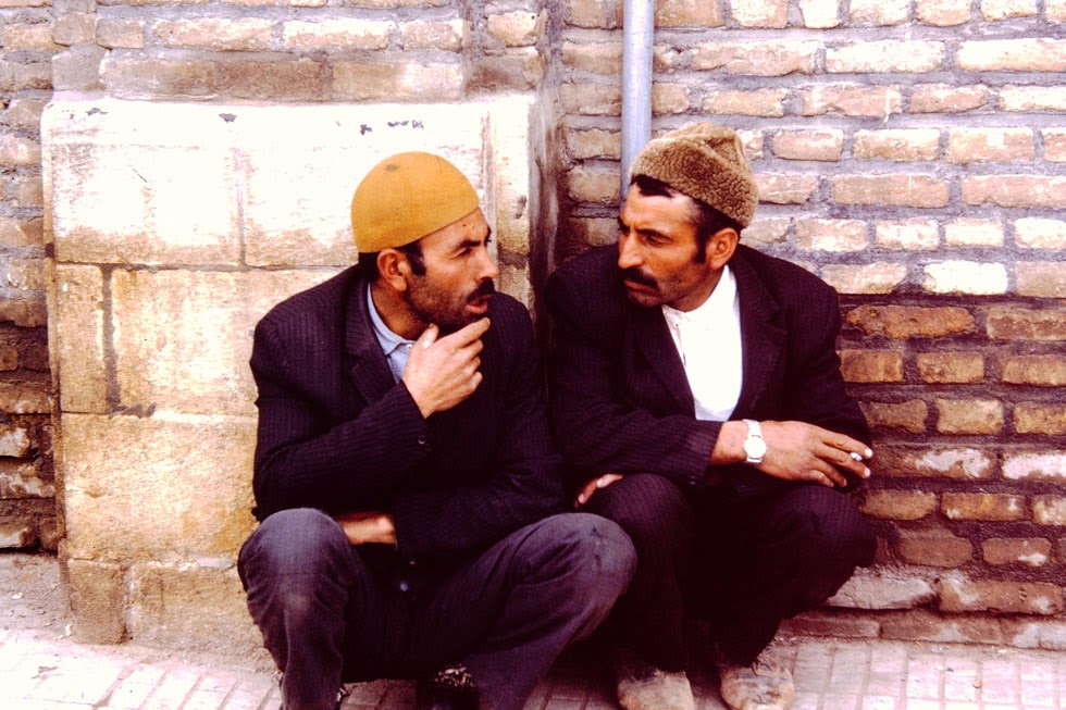 24 Rare and Wonderful Color Photographs That Capture Everyday Life in ...