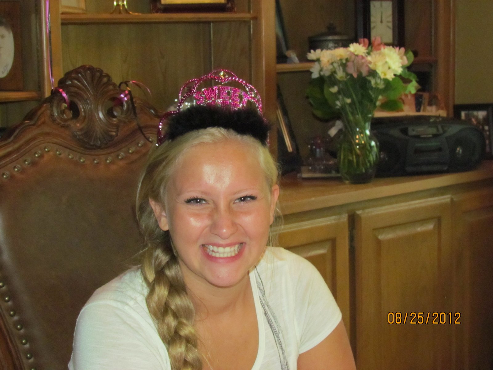 3 chicks/3 dudes/1 cat & 2 dogs: Amanda Sweet 16