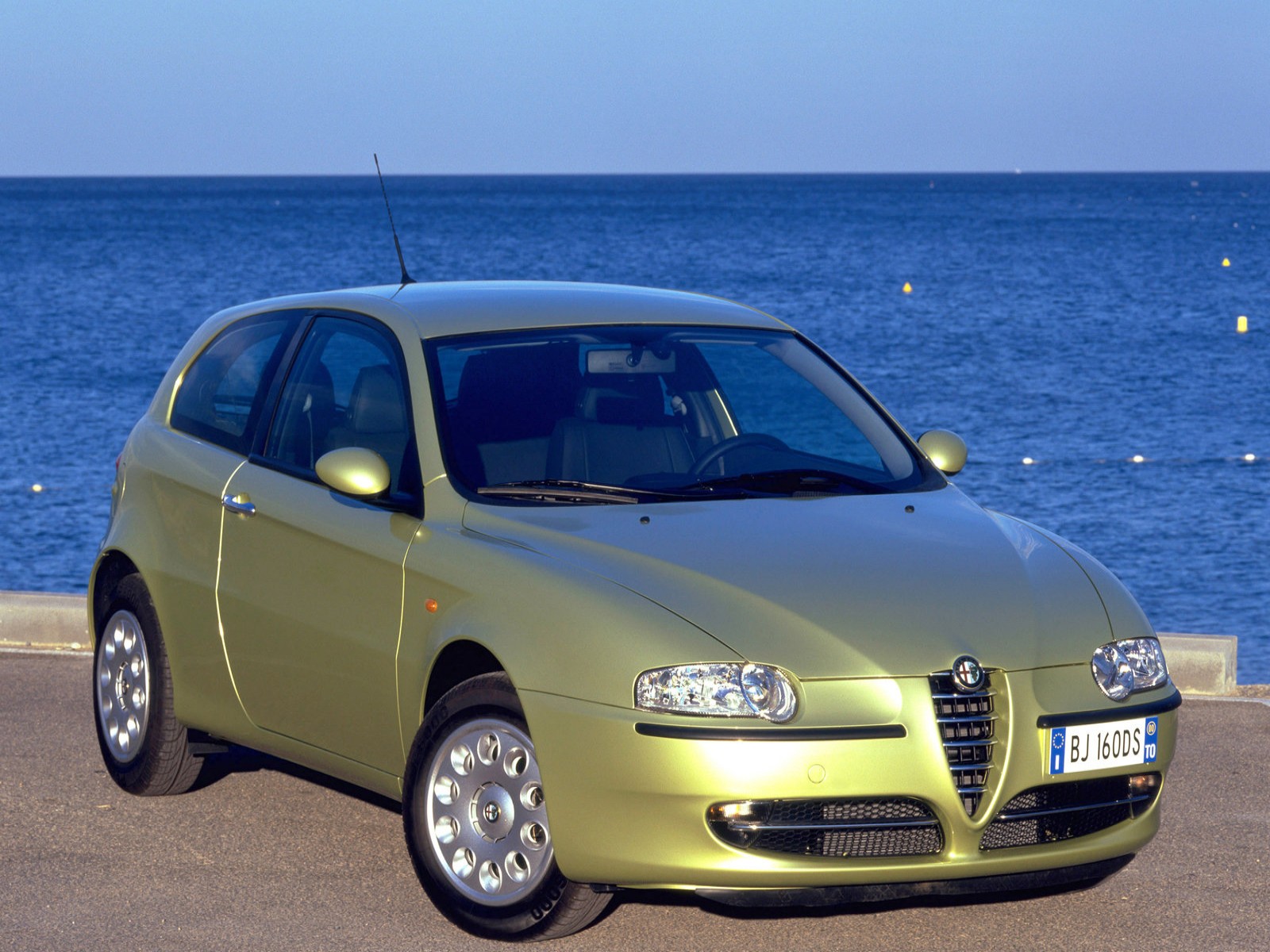 Car Pictures: Alfa Romeo 147 2000