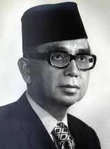 Tokoh-tokoh Yang Berjasa | SEMALAM ADALAH SEJARAH