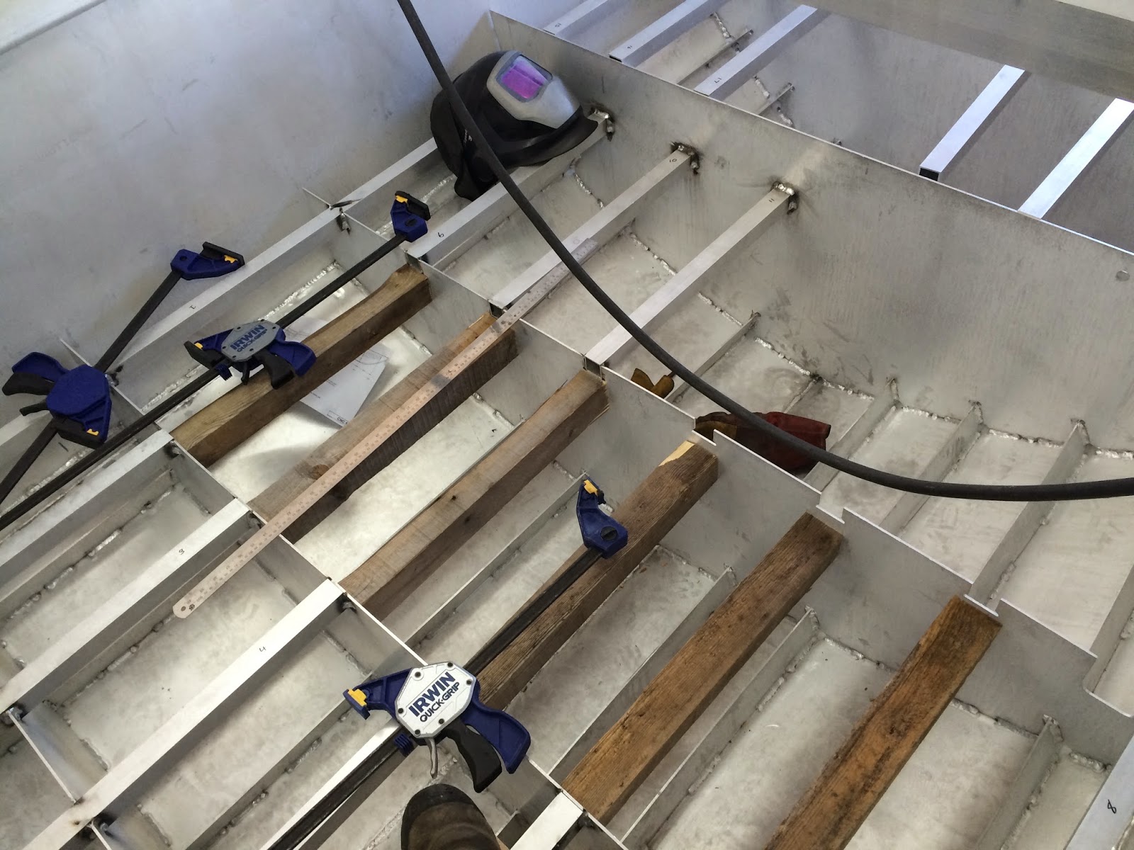 CNC Marine 5m (5.75 Overall) Plate Boat Build: Welding in deck stiffeners