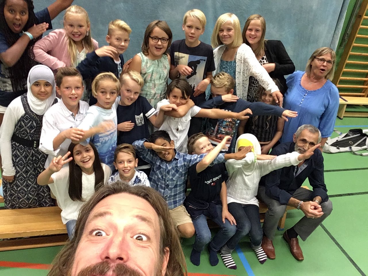 Kickis och Jakobs Klassblogg 4: Skolfoto med klassen