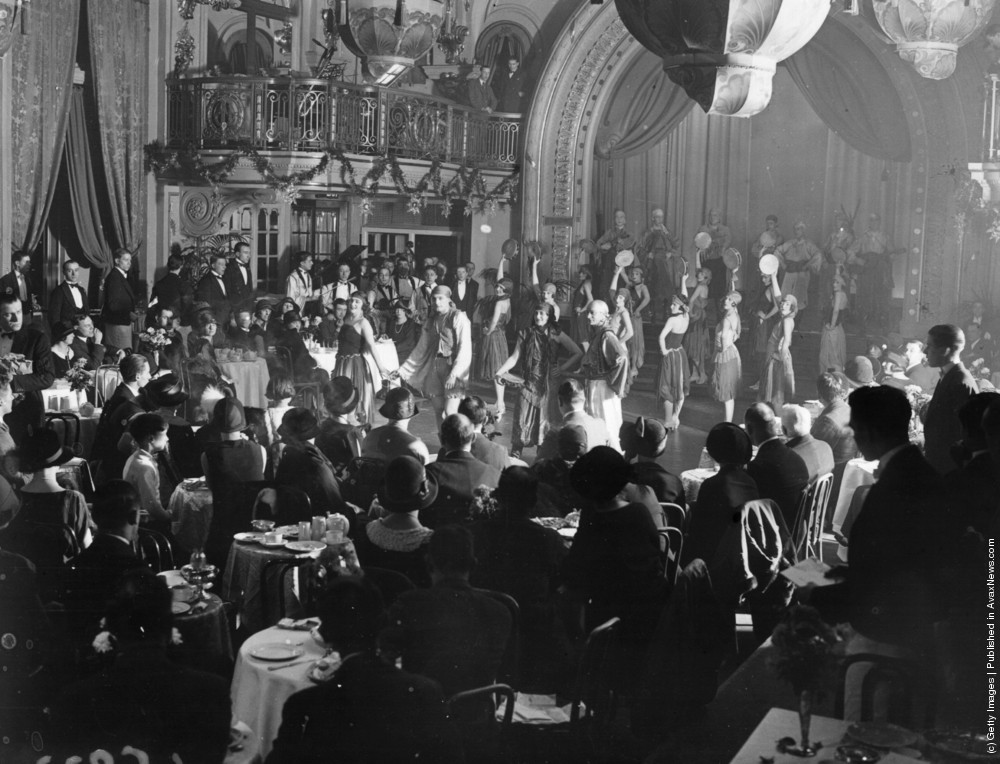Vintage Photos of Beautiful Cabaret Dancers From the Late 19th and ...