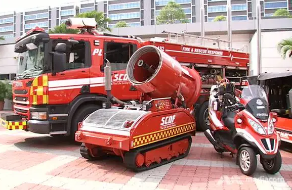 Interesting Green: SCDF officers break into Yishun flat to save worker