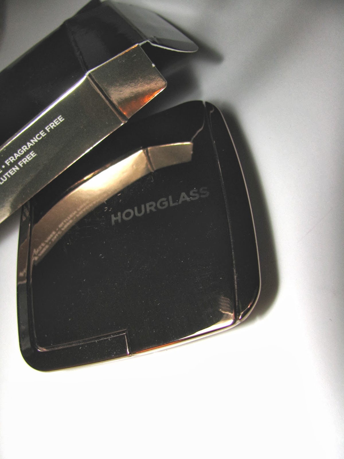 The Beauty Alchemist: Hourglass Ambient Lighting Blush- Dim Infusion