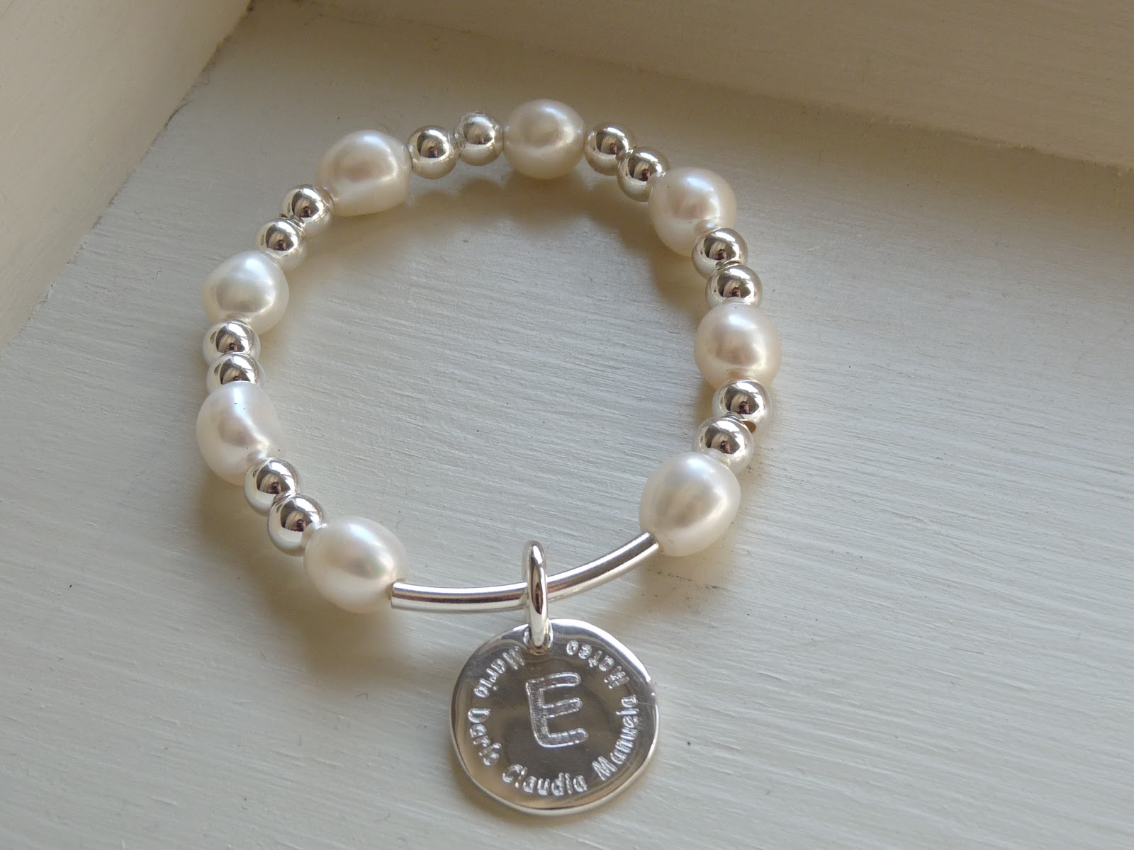 MISS MEDALLAS : Pulseras Miss Medallas: Pulsera de plata y de perlas ...