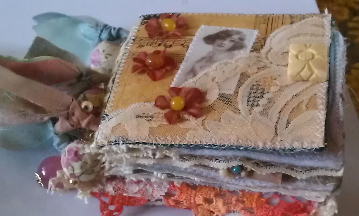 Patties Art: Vintage Fabric Book Complete