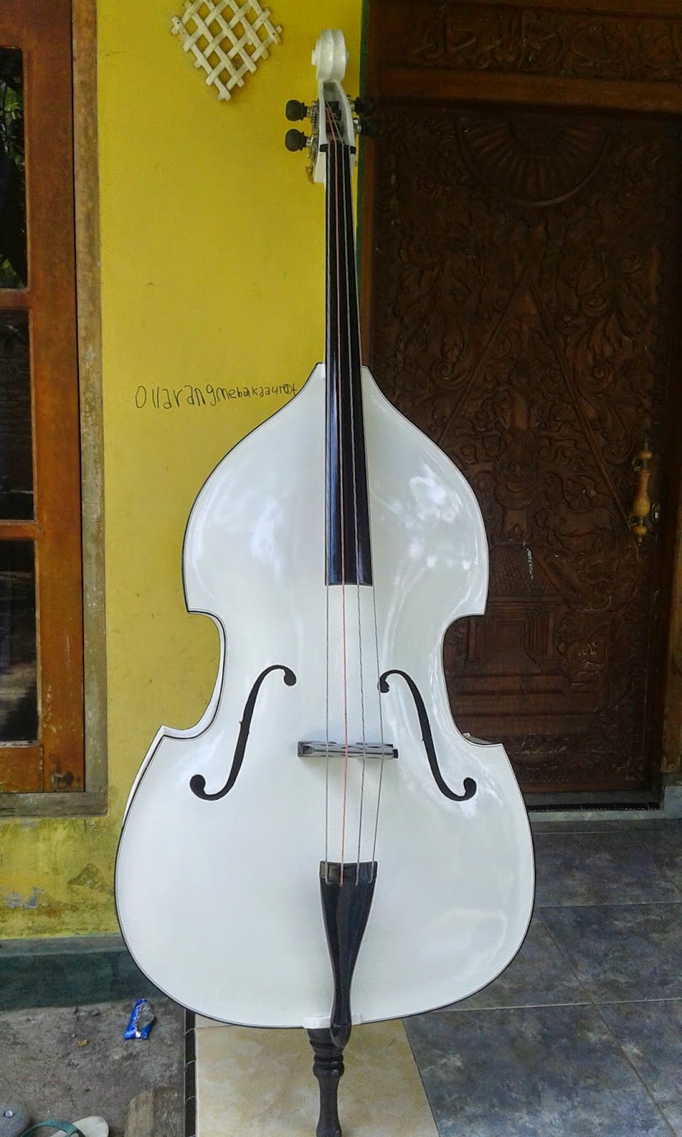 DIVA MUSIK: CELLO DAN CONTRA BASS