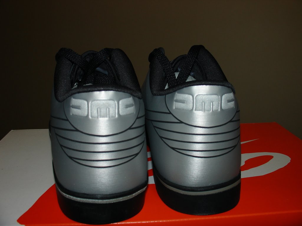 ric on the go: Back to the DeLorean Dunks