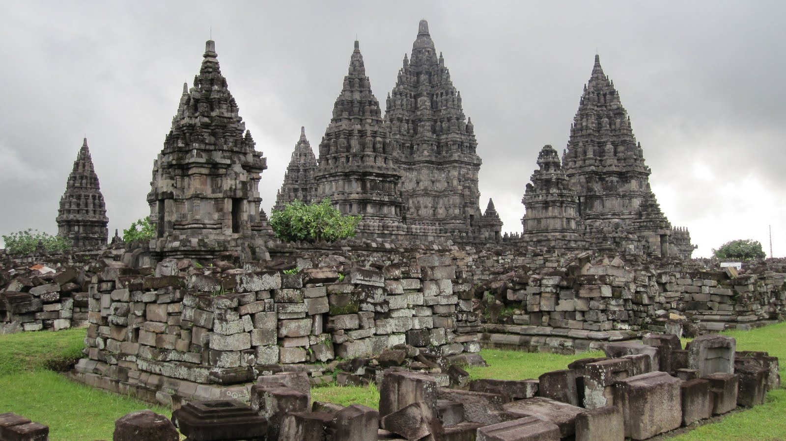 Most famed Hindu Temples around the world
