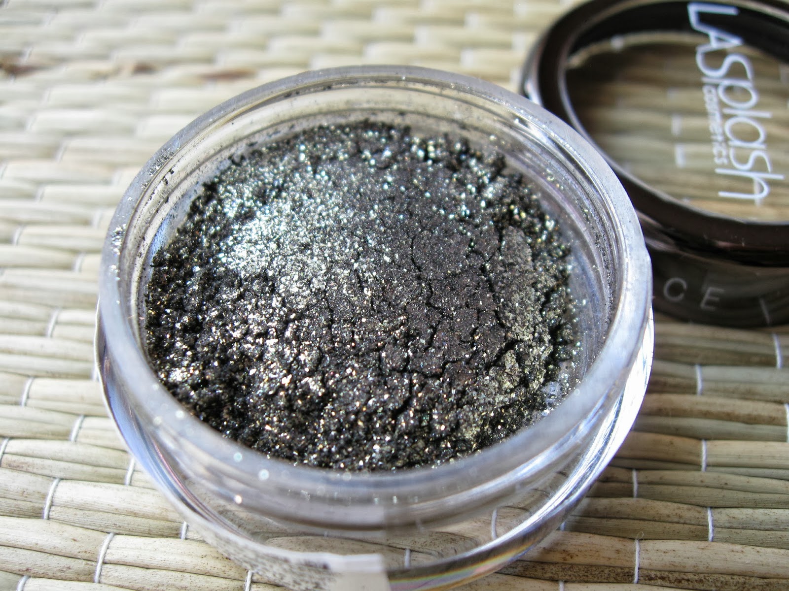 Dolce's Closet: A Splash of Dragon Dust