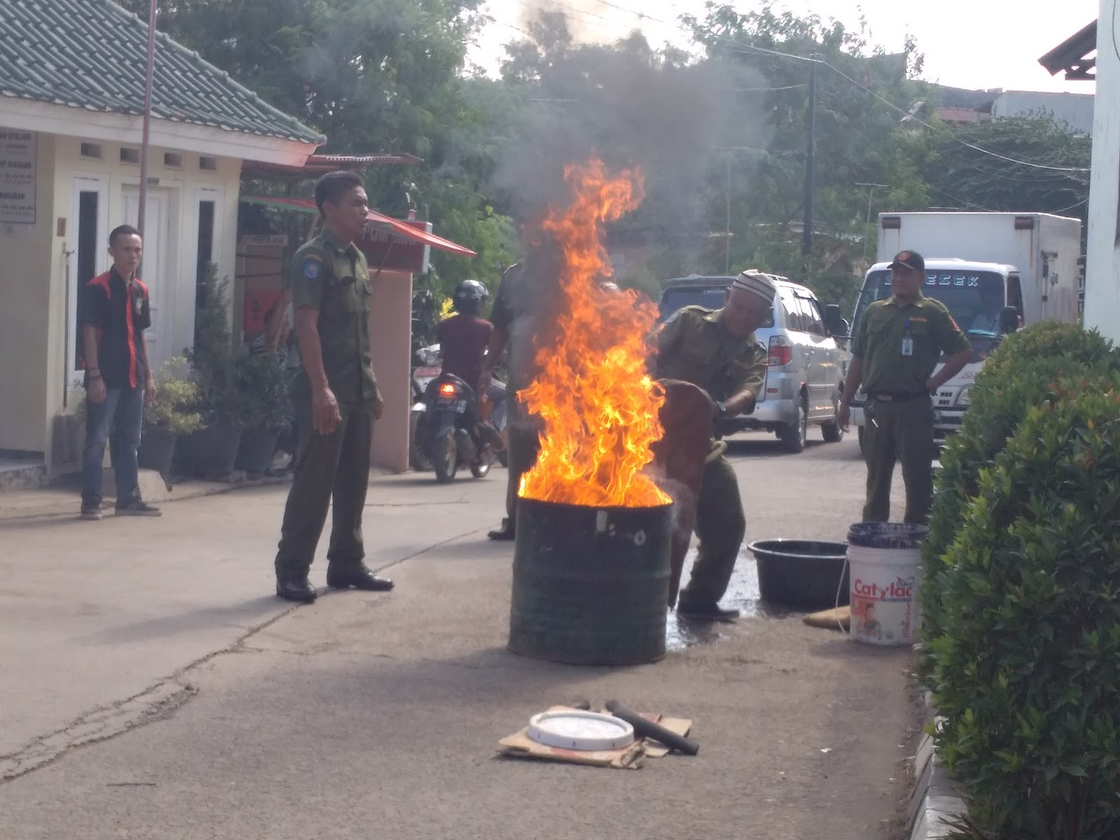 PELATIHAN MEMADAMKAN API | Baca Kami