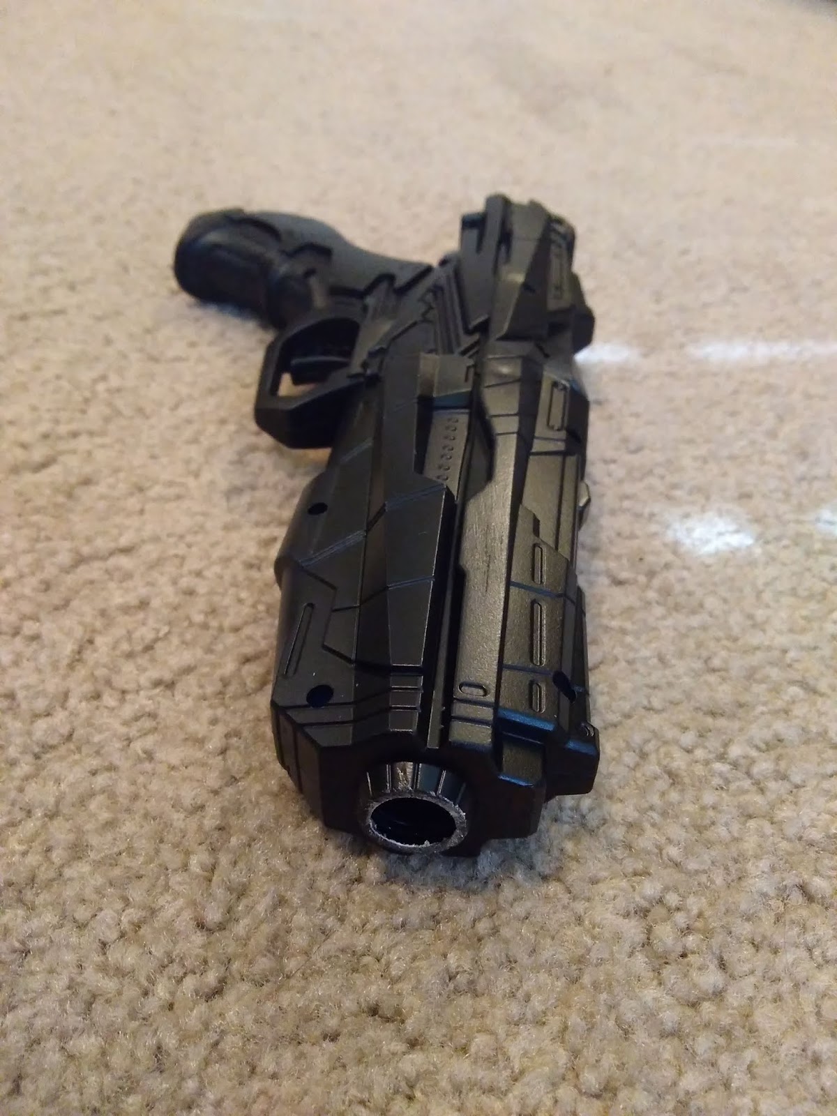 How to make the Red Hood's prop guns