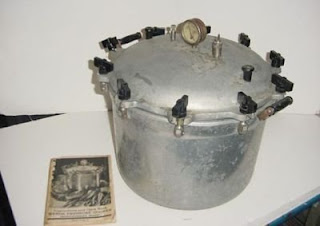 Pressure Cooking and Canning : A Vintage Pressure Canner