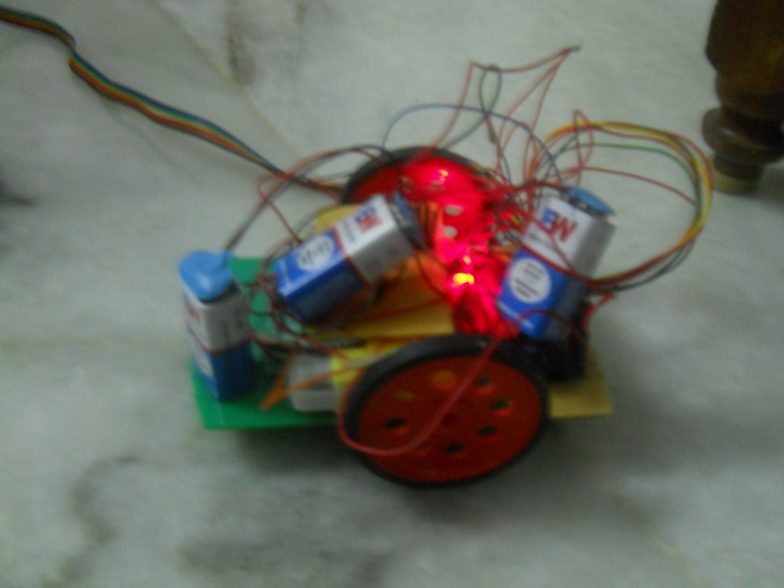 ROBO ZONE: Basic PC controlled robot