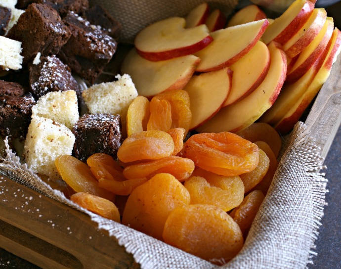 Hungry Couple: How to Build a Dessert Treat Board