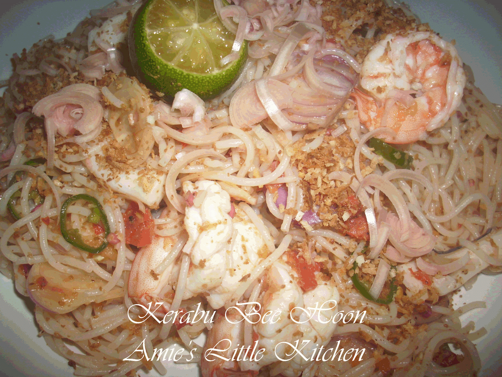 Kerabu Bee Hoon (Rice Noodle Salad) - Amie's Little Kitchen