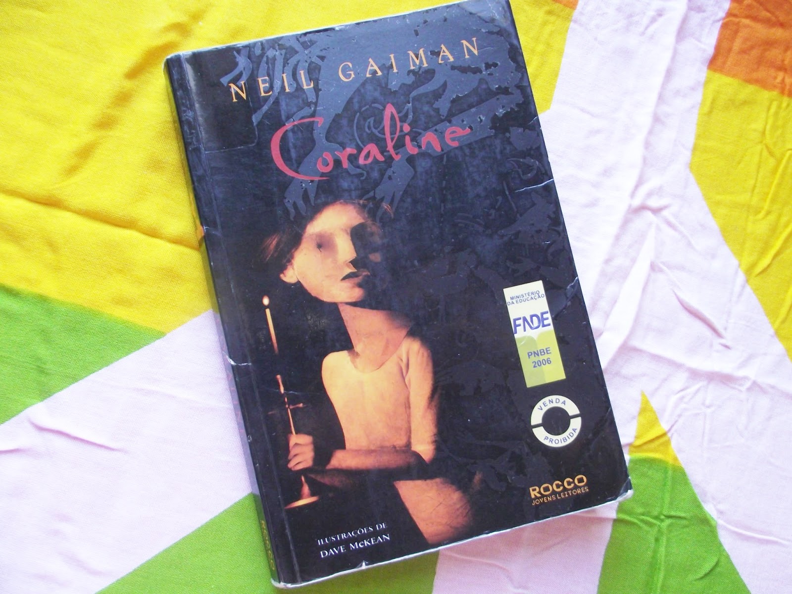 [Resenha #600] Coraline - Neil Gaiman @editorarocco / Rotina Agridoce