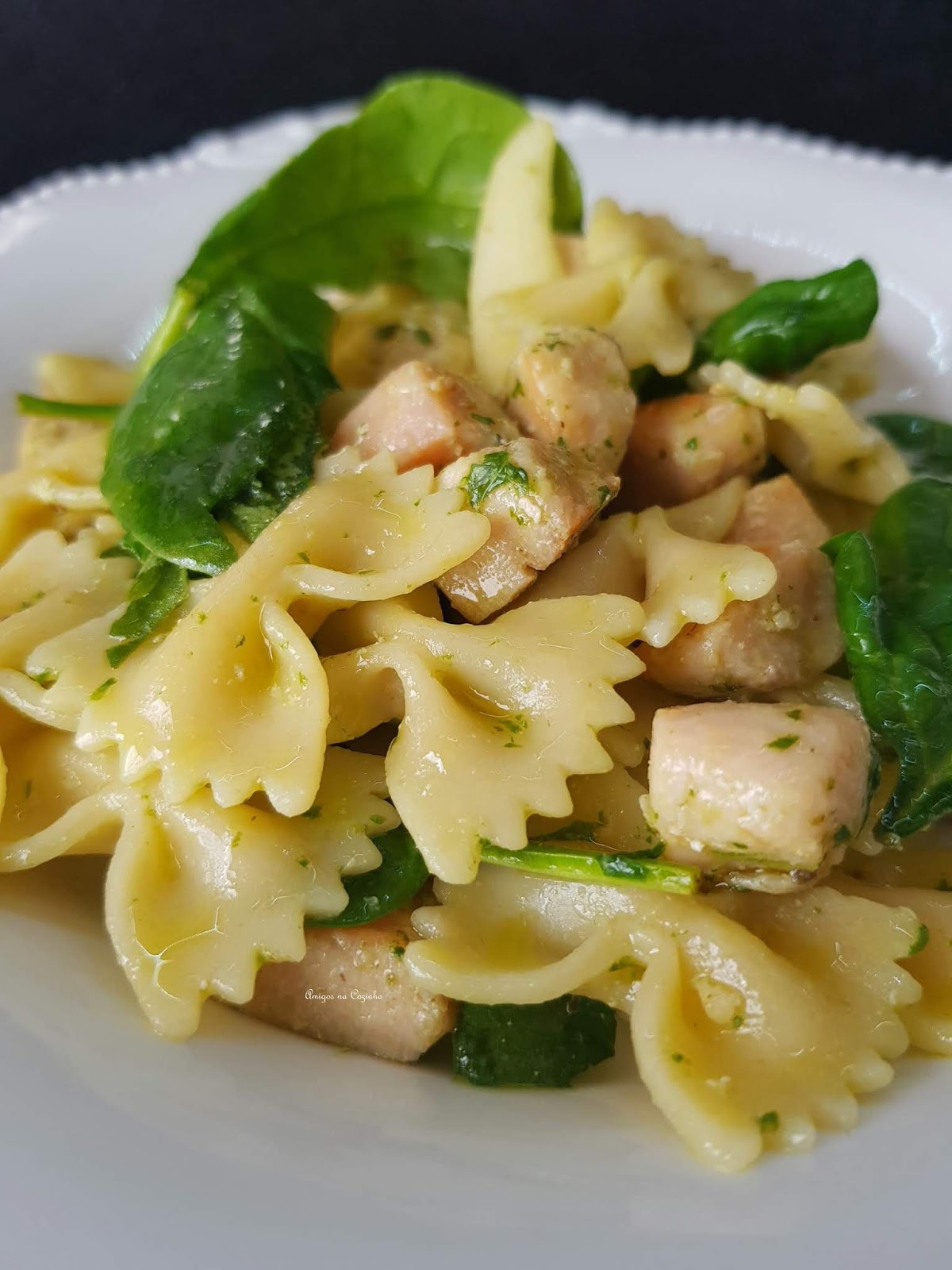Amigos na Cozinha: Salada de Farfalle com frango,Pêra e vinagrete de ...