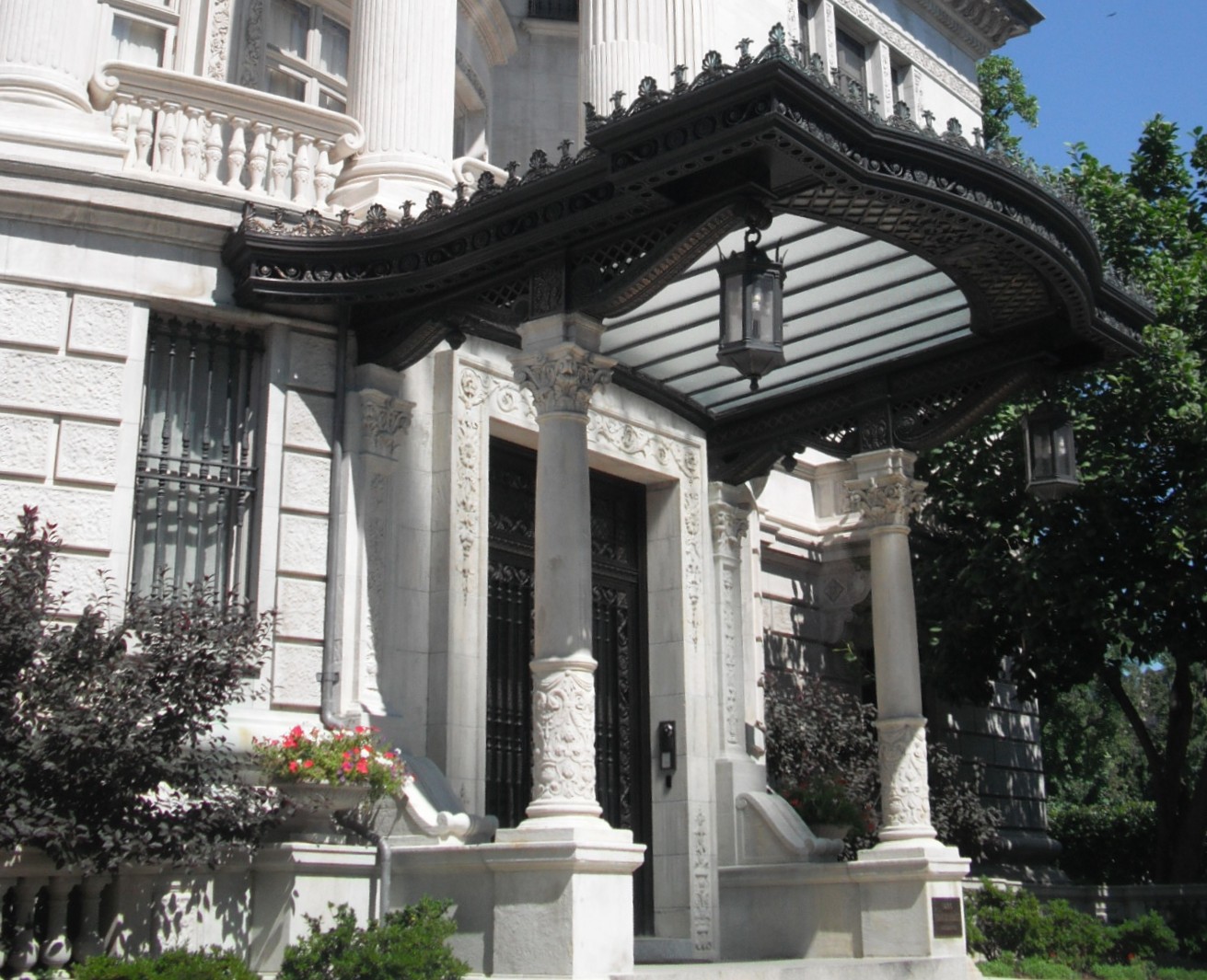 bensozia: Embassy Row