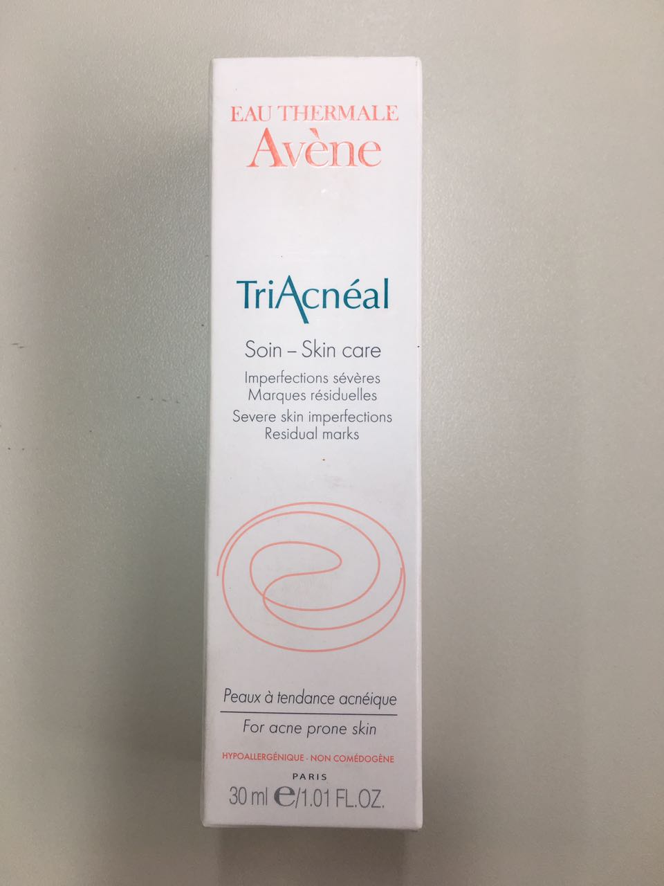 Resenha: TRIACNÉAL - Eau thermale Avène