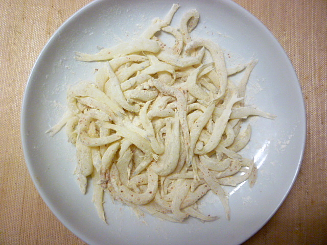 3 hungry tummies: Spicy Crispy Silver Fish 香脆辣白飯魚