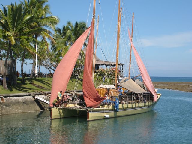 The Voyage of Yacht Zulu: Wakas—Polynesian Double-Hulled Canoes—Arrive ...