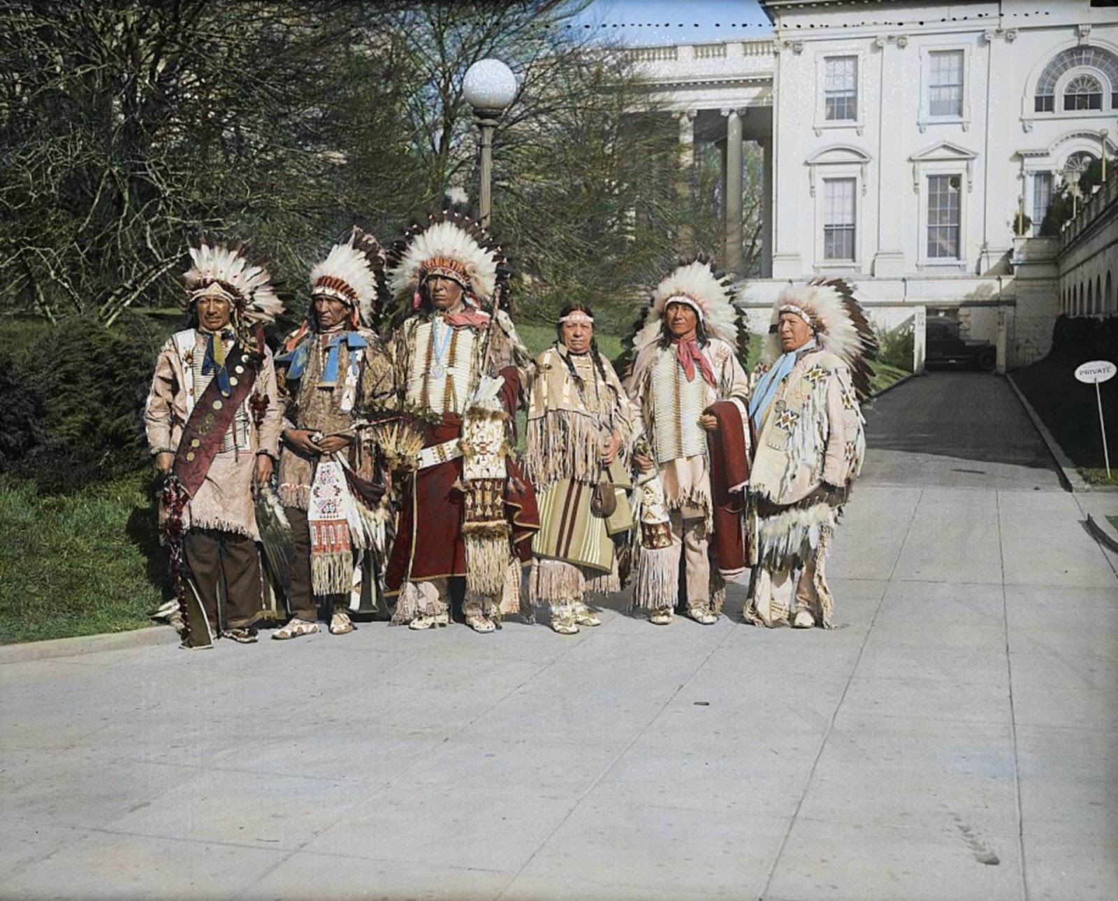 White Wolf : Historical (colorized) pictures show Native Americans at ...
