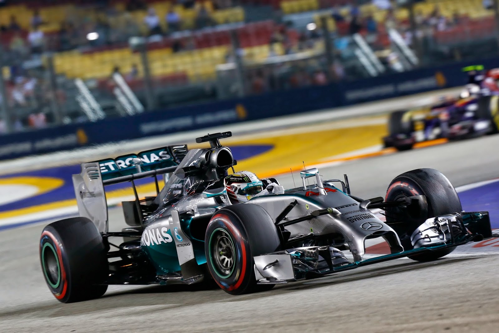 2014 Formula 1 : Hamilton wins Singapore Grand Prix
