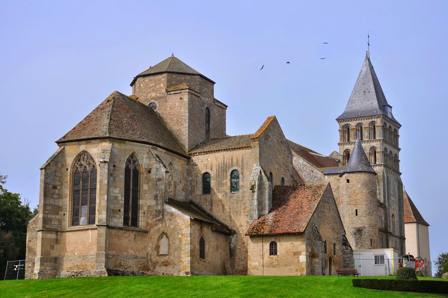 Romaanse bouwkunst in Bourgogne: Vijf en een half jaar