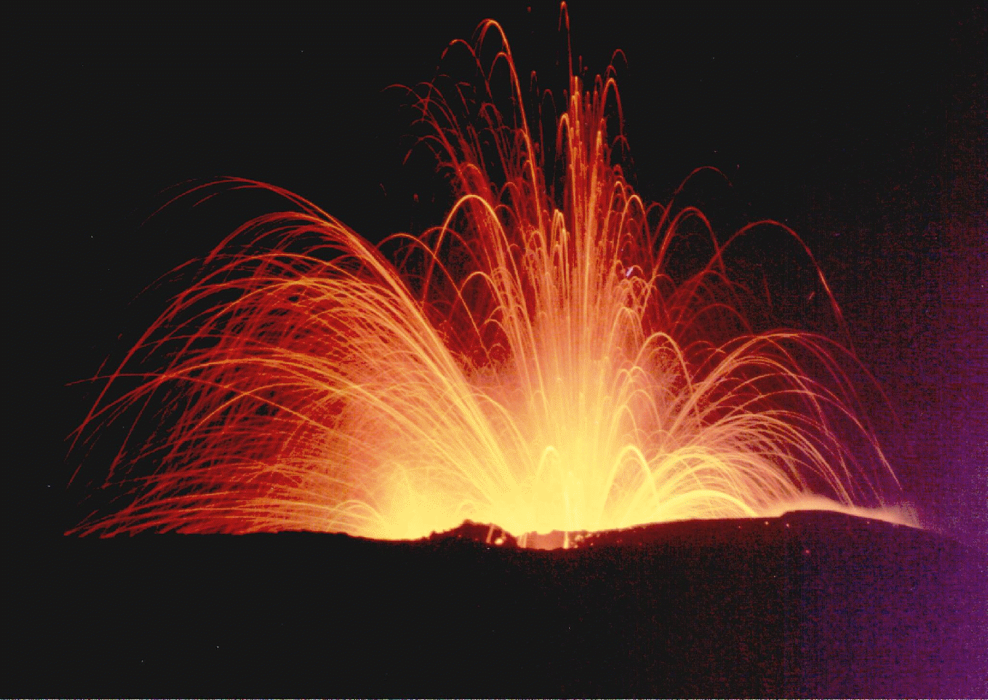 Marinduque Rising: Year-end volcanic fireworks, ash plumes rising; 2013 ...