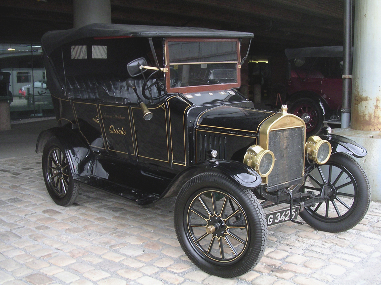 Otomotif Roda Empat: Kenalan Dulu Sama Mobil Pertama di Dunia yuk