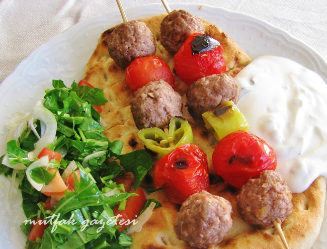 şişte mitite köfte