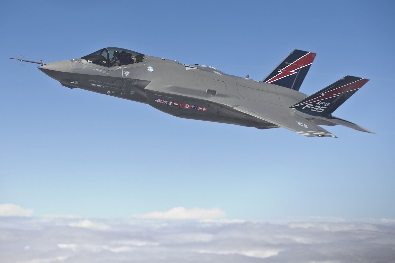 Naval Open Source INTelligence: UK orders near for F-35 'stealth’ jet