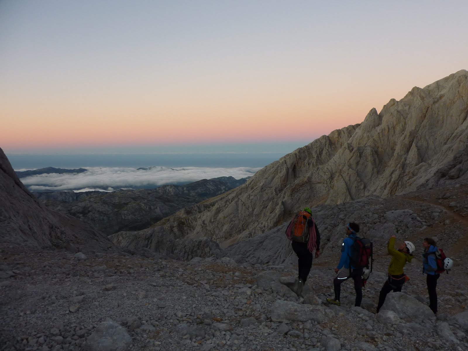 Nada y Foquea: Escalada al Picu por la Este (Cepeda)