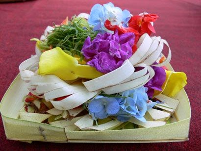 Arti Canang Sari Dan Unsur Unsur Didalam Canang Sari - Aum