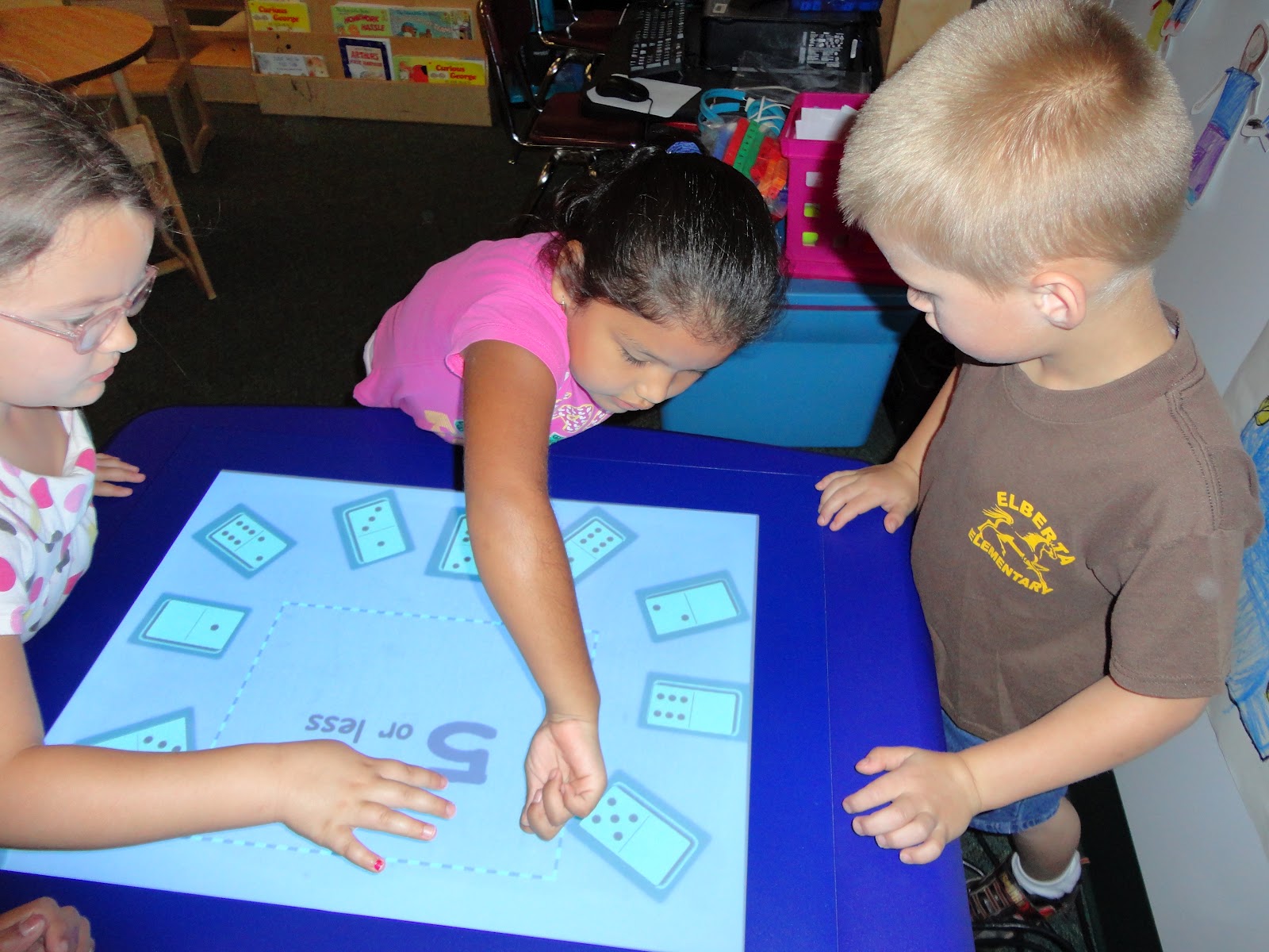 Dana Technology Smart Table In Kindergarten dana-technology-smart-table-in-kindergarten