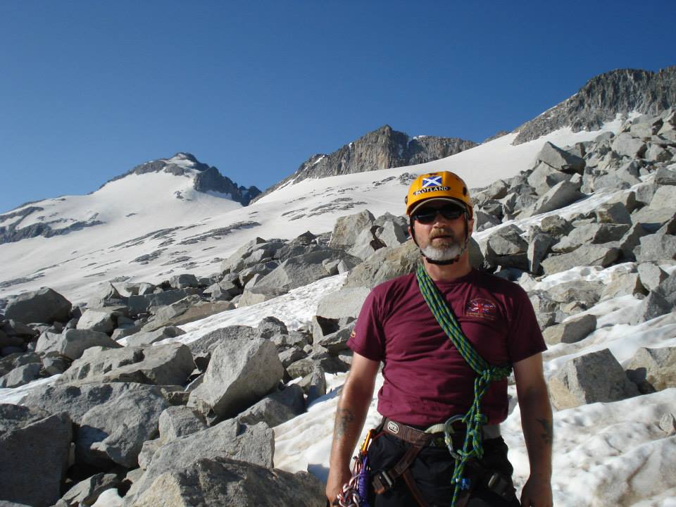 HOWLINGMIST: Pico de Aneto. A Climb of The Pyrenees Highest Peak by ...