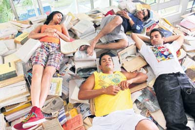 F.A.L.T.U. - Movie review ~ Star Pulse