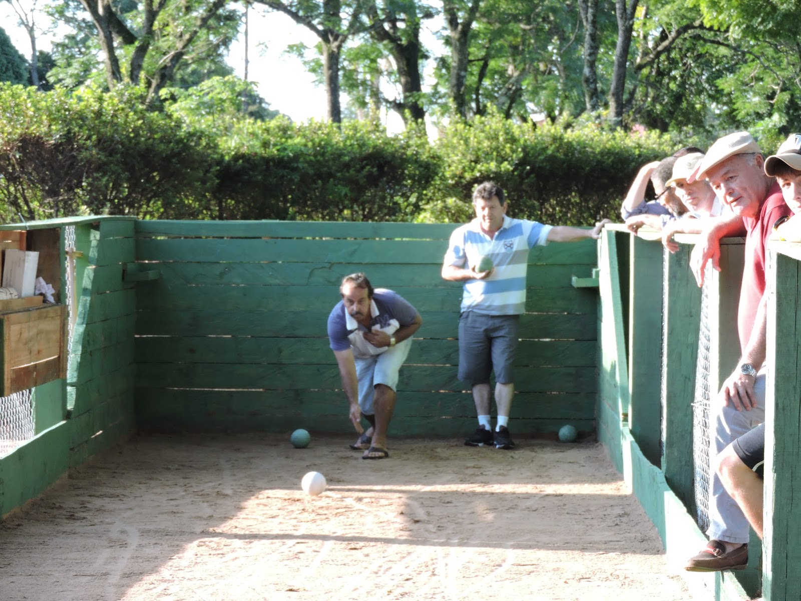 VOZ DO POVO ARAPOTI: INAUGURAÇÃO DA QUADRA DE BOCHA.
