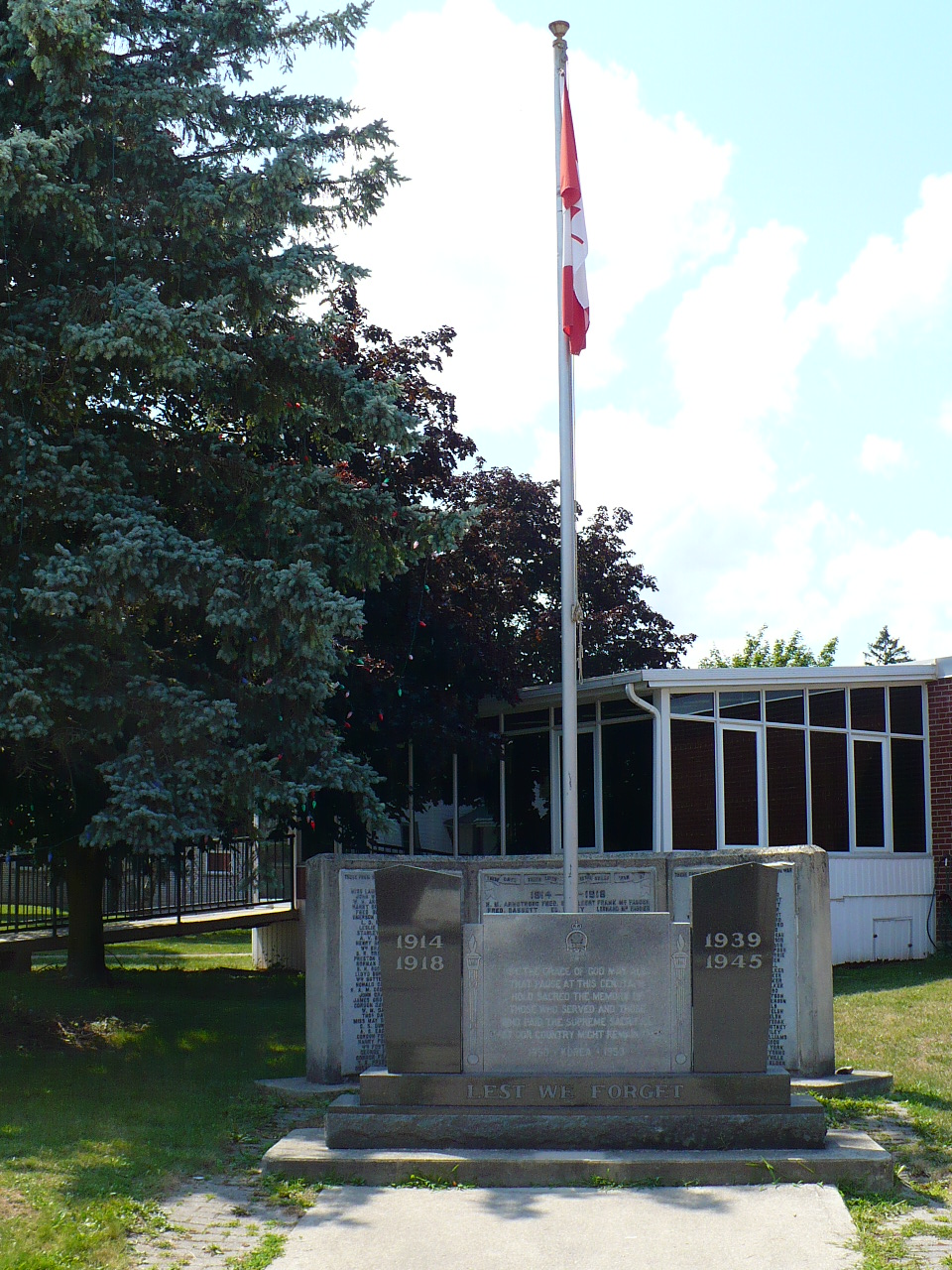 Ontario War Memorials: Markdale
