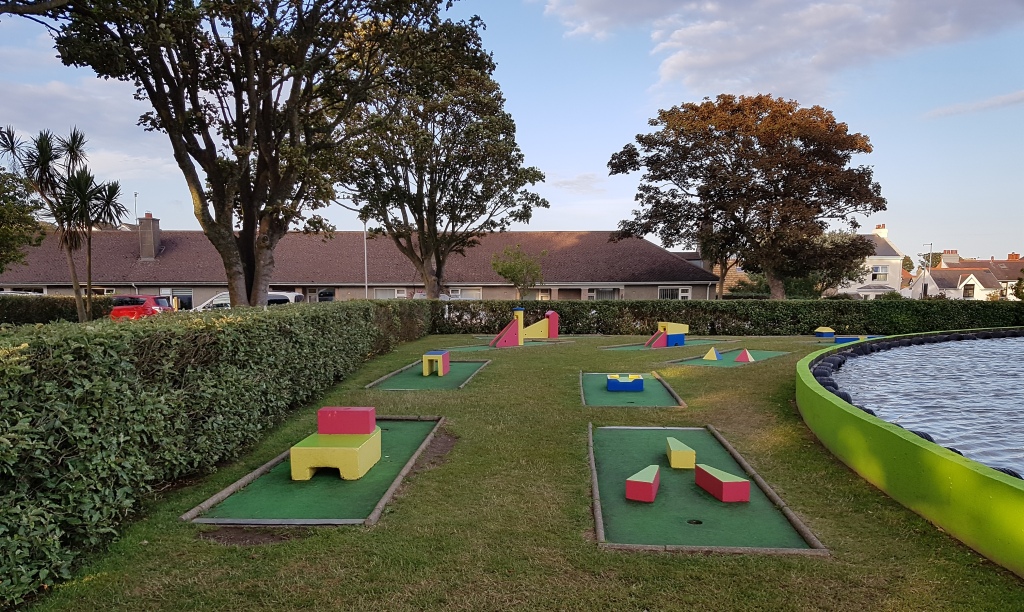 The Ham and Egger Files: The Crazy Golf course at Onchan Pleasure Park ...